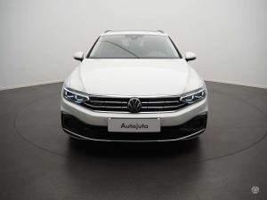 Balts Volkswagen Passat 2021 Viļņa, ar dzinēja tilpumu 1.40 L un nobraukumu 158 tūkst. km par 17500 €, foto 3 vietnē AUTOMOTO.COM.LV