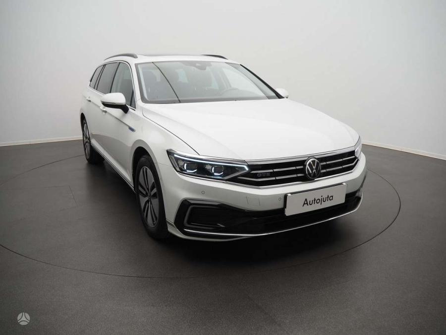 Balts Volkswagen Passat 2021 Viļņa, ar dzinēja tilpumu 1.40 L un nobraukumu 158 tūkst. km par 17500 €, foto 4 vietnē AUTOMOTO.COM.LV