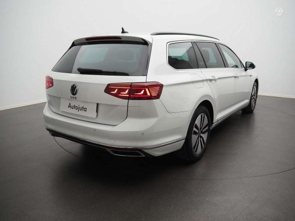 Balts Volkswagen Passat 2021 Viļņa, ar dzinēja tilpumu 1.40 L un nobraukumu 158 tūkst. km par 17500 €, foto 4 vietnē AUTOMOTO.COM.LV