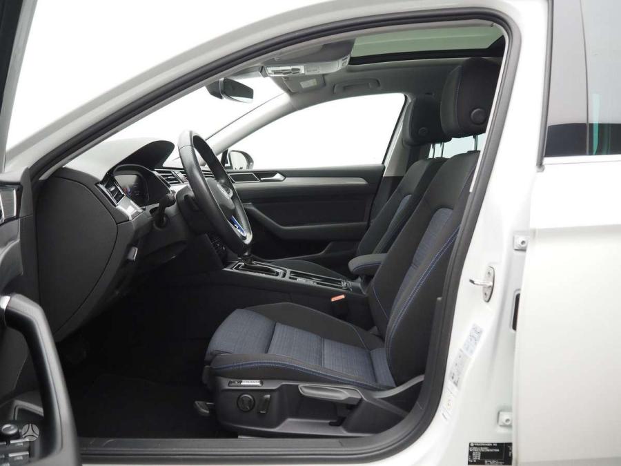Balts Volkswagen Passat 2021 Viļņa, ar dzinēja tilpumu 1.40 L un nobraukumu 158 tūkst. km par 17500 €, foto 9 vietnē AUTOMOTO.COM.LV