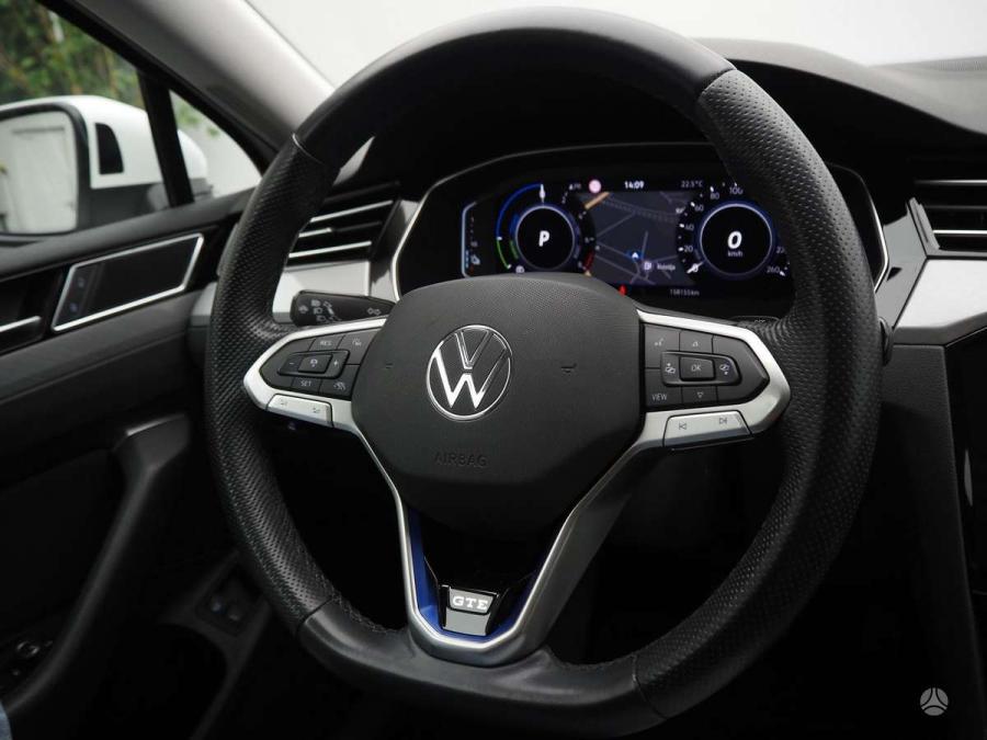 Balts Volkswagen Passat 2021 Viļņa, ar dzinēja tilpumu 1.40 L un nobraukumu 158 tūkst. km par 17500 €, foto 21 vietnē AUTOMOTO.COM.LV