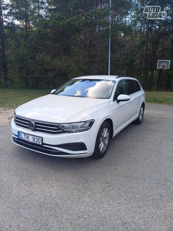 White Volkswagen Passat 2021 in Vilnius, with an engine capacity of 1.50 L and mileage of 140 thousand km for 15300 €, photo 1 on AUTOMOTO.COM.LV