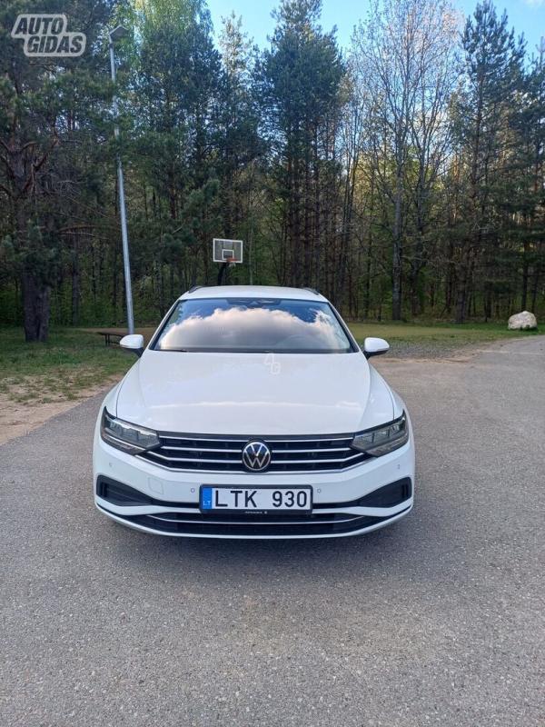 White Volkswagen Passat 2021 in Vilnius, with an engine capacity of 1.50 L and mileage of 140 thousand km for 15300 €, photo 6 on AUTOMOTO.COM.LV