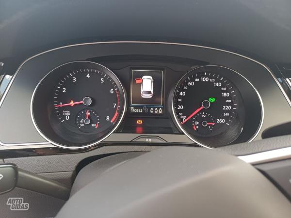 White Volkswagen Passat 2021 in Vilnius, with an engine capacity of 1.50 L and mileage of 140 thousand km for 15300 €, photo 10 on AUTOMOTO.COM.LV