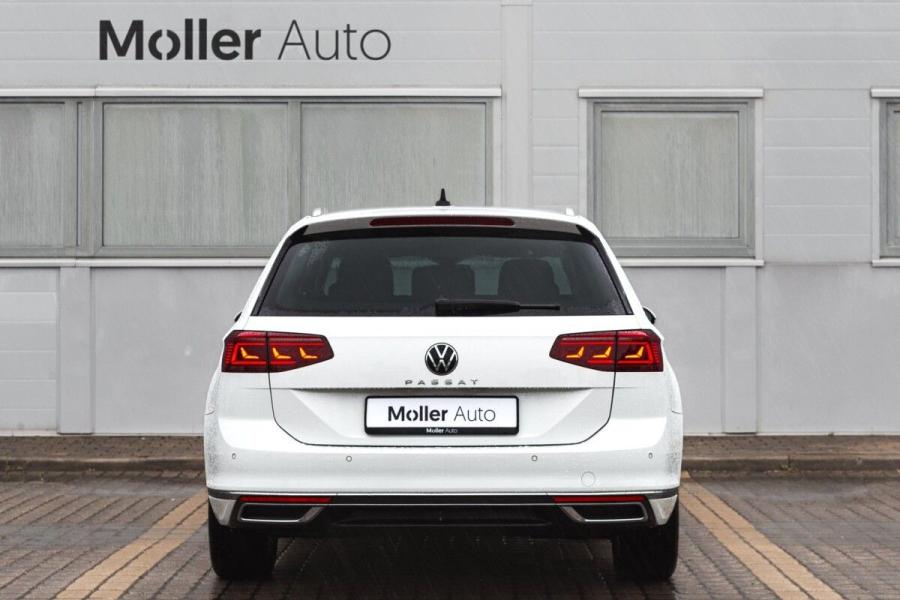 White Volkswagen Passat 2021 in Ventspils, with an engine capacity of 2.00 L and mileage of 160 thousand km for 19550 €, photo 5 on AUTOMOTO.COM.LV