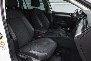 White Volkswagen Passat 2021 in Ventspils, with an engine capacity of 2.00 L and mileage of 160 thousand km for 19550 €, photo 16 on AUTOMOTO.COM.LV