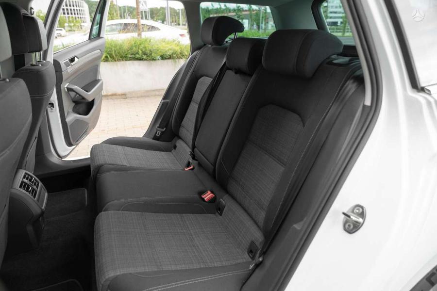 Balts Volkswagen Passat 2021 Viļņa, ar dzinēja tilpumu 1.50 L un nobraukumu 141 tūkst. km par 15500 €, foto 18 vietnē AUTOMOTO.COM.LV