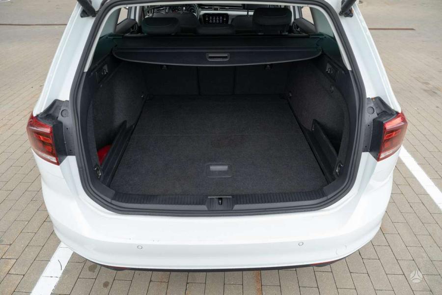 Balts Volkswagen Passat 2021 Viļņa, ar dzinēja tilpumu 1.50 L un nobraukumu 141 tūkst. km par 15500 €, foto 21 vietnē AUTOMOTO.COM.LV