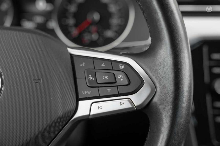 Balts Volkswagen Passat 2021 Viļņa, ar dzinēja tilpumu 1.50 L un nobraukumu 141 tūkst. km par 15500 €, foto 24 vietnē AUTOMOTO.COM.LV