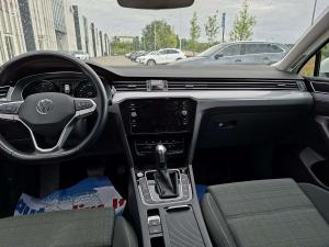 White Volkswagen Passat 2021 in Vilnius, with an engine capacity of 2.00 L and mileage of 230 thousand km for 13600 €, photo 16 on AUTOMOTO.COM.LV