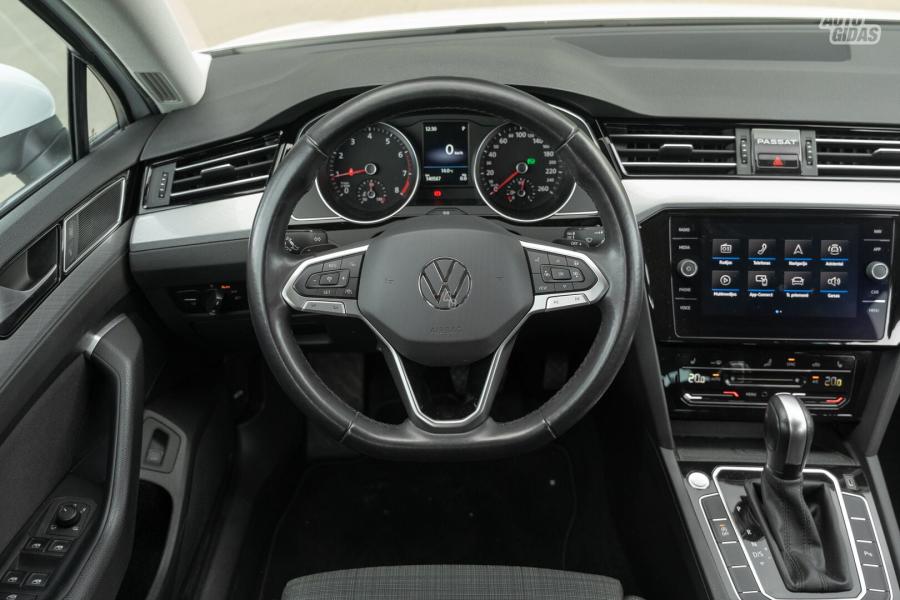 White Volkswagen Passat 2021 in Vilnius, with an engine capacity of 1.50 L and mileage of 141 thousand km for 15500 €, photo 20 on AUTOMOTO.COM.LV