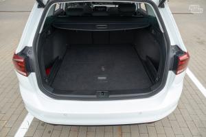 White Volkswagen Passat 2021 in Vilnius, with an engine capacity of 1.50 L and mileage of 141 thousand km for 15500 €, photo 21 on AUTOMOTO.COM.LV
