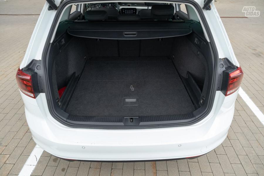 White Volkswagen Passat 2021 in Vilnius, with an engine capacity of 1.50 L and mileage of 141 thousand km for 15500 €, photo 21 on AUTOMOTO.COM.LV