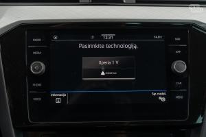 White Volkswagen Passat 2021 in Vilnius, with an engine capacity of 1.50 L and mileage of 141 thousand km for 15500 €, photo 28 on AUTOMOTO.COM.LV
