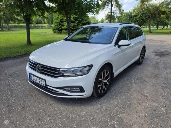 White Volkswagen Passat 2021 in Kaunas, with an engine capacity of 1.50 L and mileage of 185 thousand km for 14300 €, photo 3 on AUTOMOTO.COM.LV