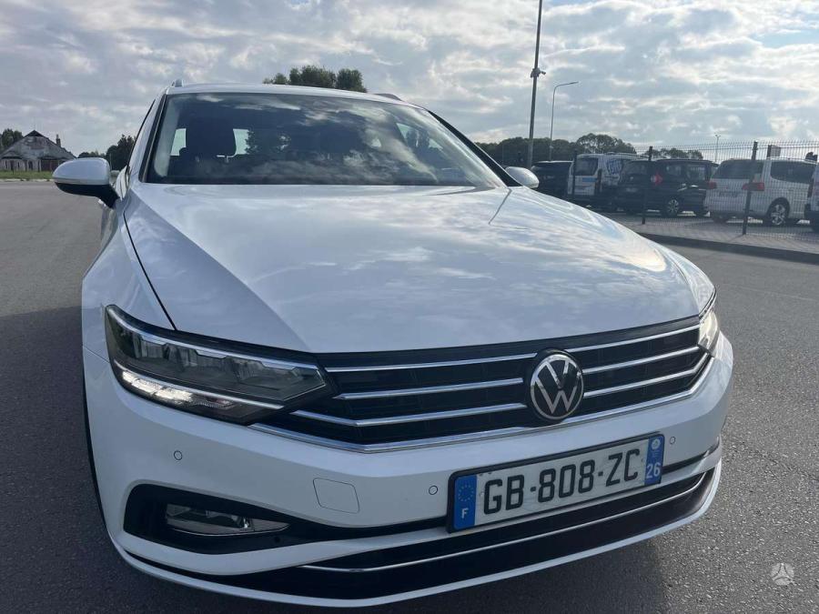 Balts Volkswagen Passat 2021 Tauragė, ar dzinēja tilpumu 1.97 L un nobraukumu 212 tūkst. km par 11800 €, foto 1 vietnē AUTOMOTO.COM.LV