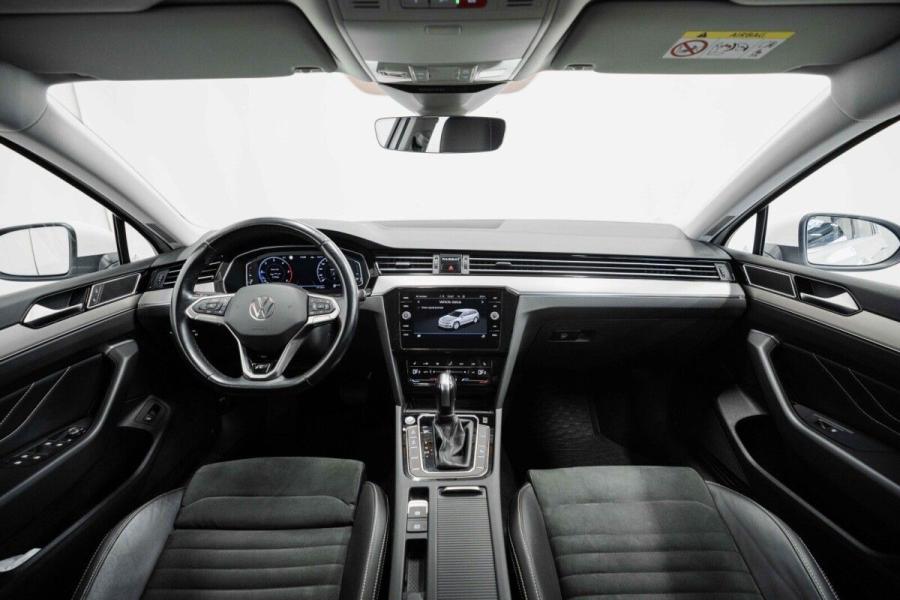 White Volkswagen Passat 2021 in Tallinn, with an engine capacity of 2.00 L and mileage of 139 thousand km for 23900 €, photo 10 on AUTOMOTO.COM.LV
