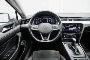 White Volkswagen Passat 2021 in Tallinn, with an engine capacity of 2.00 L and mileage of 139 thousand km for 23900 €, photo 11 on AUTOMOTO.COM.LV