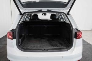 White Volkswagen Passat 2021 in Tallinn, with an engine capacity of 2.00 L and mileage of 139 thousand km for 23900 €, photo 16 on AUTOMOTO.COM.LV