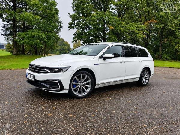 White Volkswagen Passat 2021 in Vilnius, with an engine capacity of 1.40 L and mileage of 161 thousand km for 14300 €, photo 1 on AUTOMOTO.COM.LV