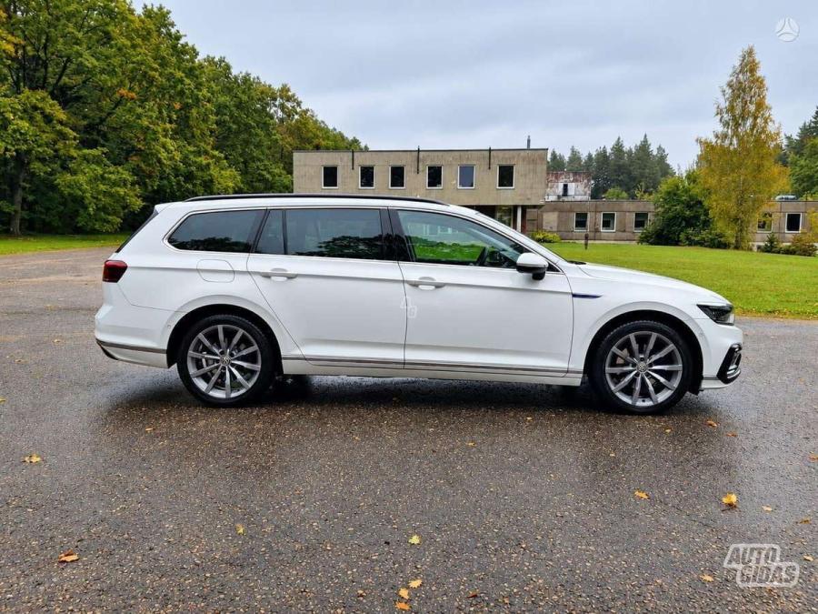 White Volkswagen Passat 2021 in Vilnius, with an engine capacity of 1.40 L and mileage of 161 thousand km for 14300 €, photo 8 on AUTOMOTO.COM.LV