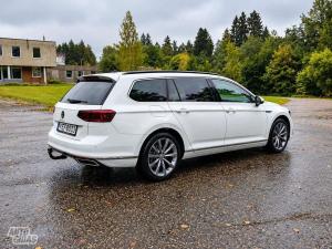 White Volkswagen Passat 2021 in Vilnius, with an engine capacity of 1.40 L and mileage of 161 thousand km for 14300 €, photo 9 on AUTOMOTO.COM.LV