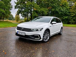 White Volkswagen Passat 2021 in Vilnius, with an engine capacity of 1.40 L and mileage of 161 thousand km for 14300 €, photo 12 on AUTOMOTO.COM.LV