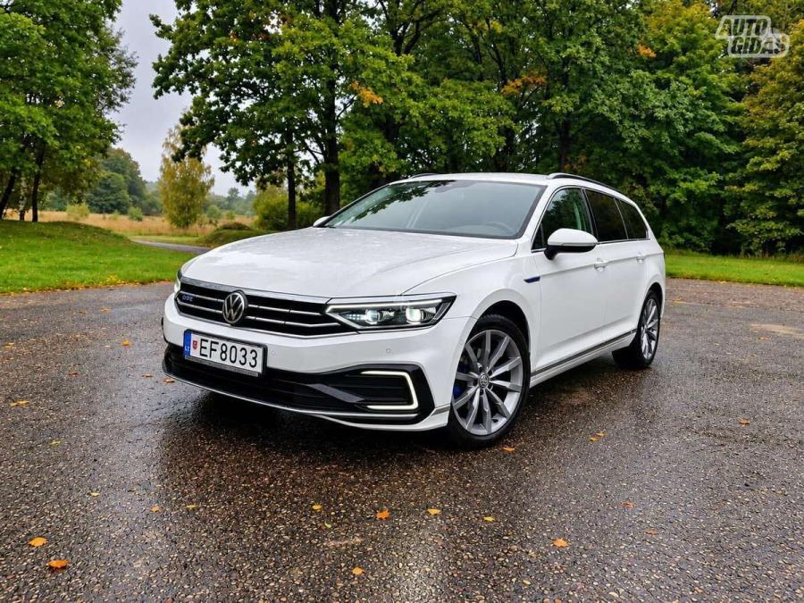 White Volkswagen Passat 2021 in Vilnius, with an engine capacity of 1.40 L and mileage of 161 thousand km for 14300 €, photo 12 on AUTOMOTO.COM.LV