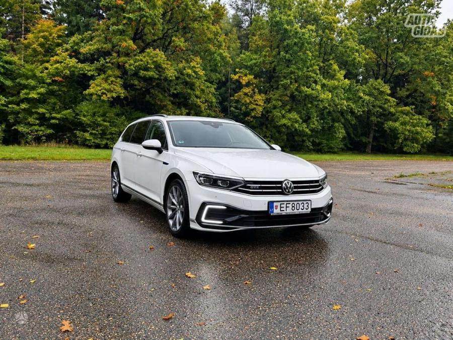 White Volkswagen Passat 2021 in Vilnius, with an engine capacity of 1.40 L and mileage of 161 thousand km for 14300 €, photo 14 on AUTOMOTO.COM.LV