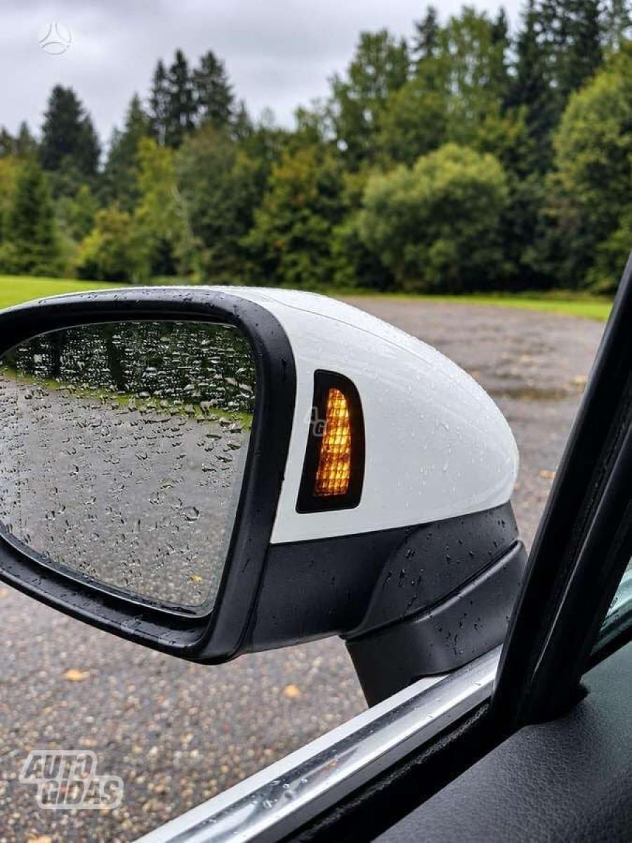 White Volkswagen Passat 2021 in Vilnius, with an engine capacity of 1.40 L and mileage of 161 thousand km for 14300 €, photo 15 on AUTOMOTO.COM.LV