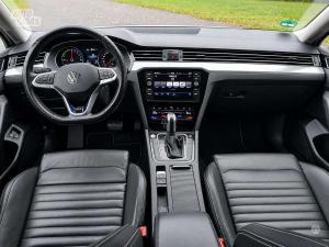 White Volkswagen Passat 2021 in Vilnius, with an engine capacity of 1.40 L and mileage of 161 thousand km for 14300 €, photo 20 on AUTOMOTO.COM.LV