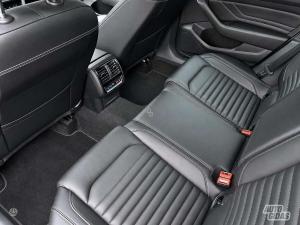 White Volkswagen Passat 2021 in Vilnius, with an engine capacity of 1.40 L and mileage of 161 thousand km for 14300 €, photo 21 on AUTOMOTO.COM.LV