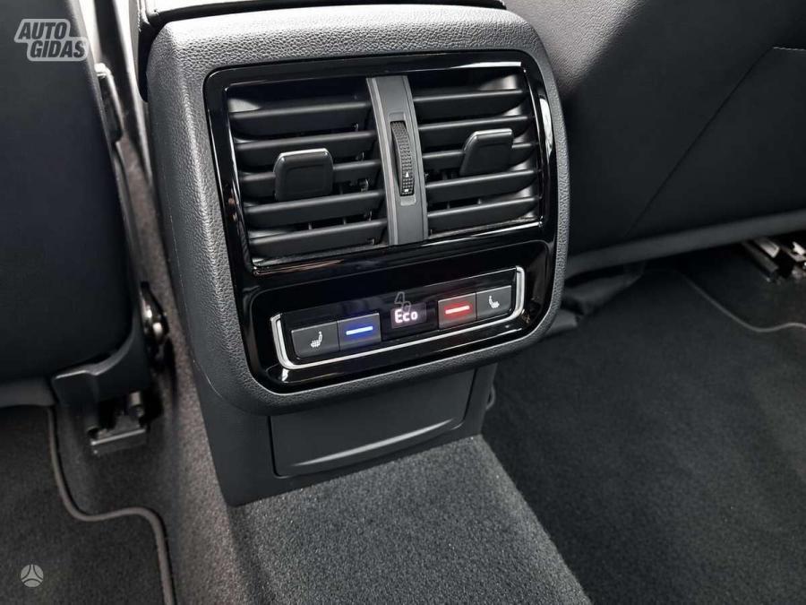 White Volkswagen Passat 2021 in Vilnius, with an engine capacity of 1.40 L and mileage of 161 thousand km for 14300 €, photo 22 on AUTOMOTO.COM.LV