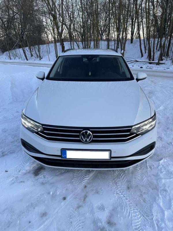White Volkswagen Passat 2022 in Kaunas, with an engine capacity of 1.50 L and mileage of 96 thousand km for 19300 €, photo 6 on AUTOMOTO.COM.LV