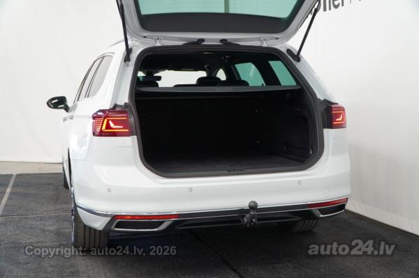White Volkswagen Passat 2022 in Tallinn, with an engine capacity of 1.40 L and mileage of 86 thousand km for 25500 €, photo 6 on AUTOMOTO.COM.LV