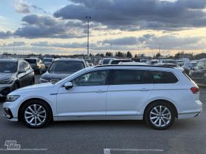 White Volkswagen Passat 2022 in Vilnius, with an engine capacity of 1.40 L and mileage of 156 thousand km for 15500 €, photo 13 on AUTOMOTO.COM.LV