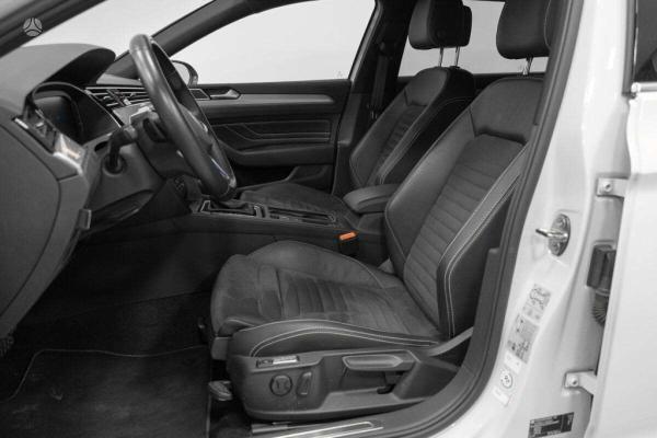 White Volkswagen Passat 2022 in Vilnius, with an engine capacity of 1.40 L and mileage of 85 thousand km for 23500 €, photo 5 on AUTOMOTO.COM.LV