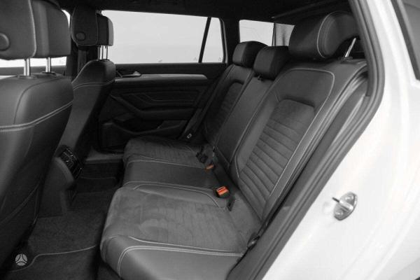 White Volkswagen Passat 2022 in Vilnius, with an engine capacity of 1.40 L and mileage of 85 thousand km for 23500 €, photo 6 on AUTOMOTO.COM.LV