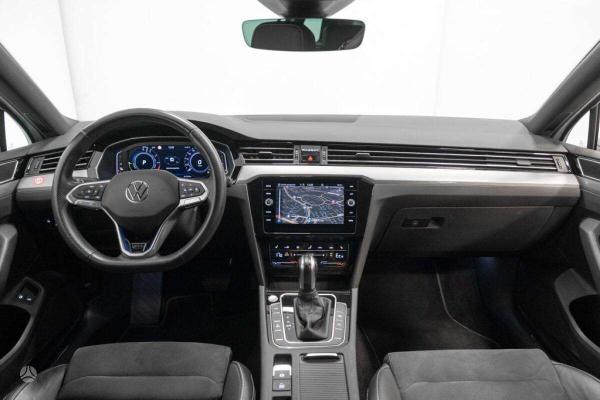 White Volkswagen Passat 2022 in Vilnius, with an engine capacity of 1.40 L and mileage of 85 thousand km for 23500 €, photo 9 on AUTOMOTO.COM.LV