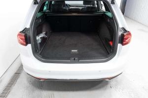 Balts Volkswagen Passat 2022 Viļņa, ar dzinēja tilpumu 1.40 L un nobraukumu 85 tūkst. km par 23500 €, foto 22 vietnē AUTOMOTO.COM.LV