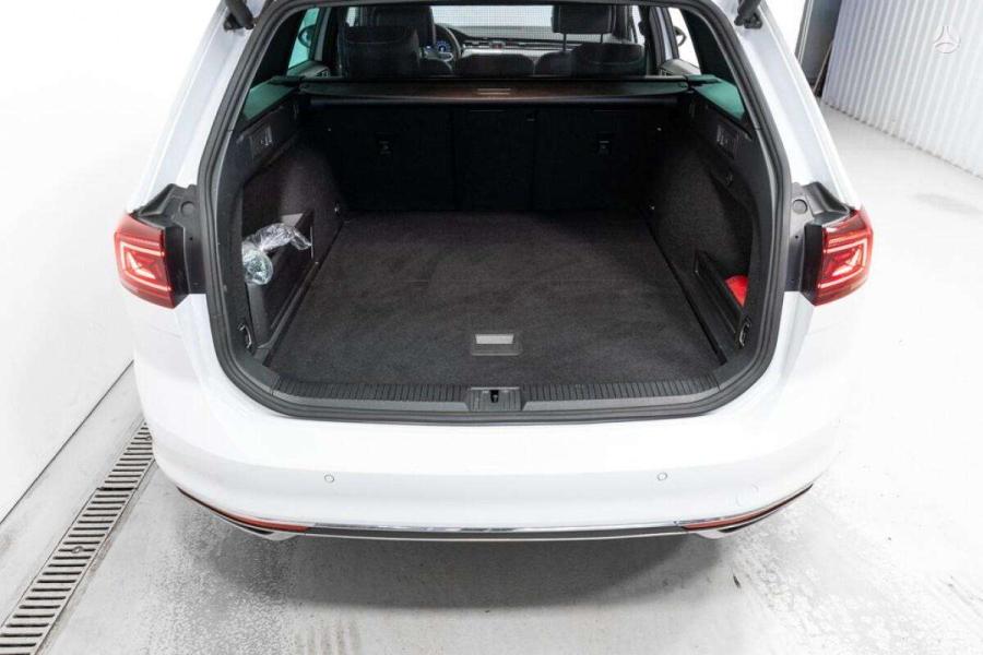 Balts Volkswagen Passat 2022 Viļņa, ar dzinēja tilpumu 1.40 L un nobraukumu 85 tūkst. km par 23500 €, foto 22 vietnē AUTOMOTO.COM.LV