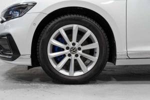 Balts Volkswagen Passat 2022 Viļņa, ar dzinēja tilpumu 1.40 L un nobraukumu 85 tūkst. km par 23500 €, foto 24 vietnē AUTOMOTO.COM.LV