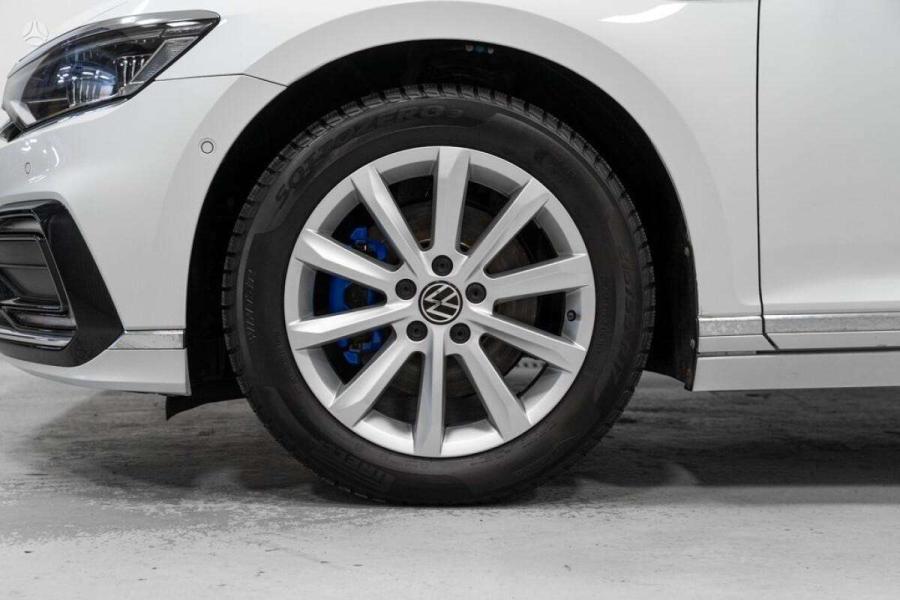 Balts Volkswagen Passat 2022 Viļņa, ar dzinēja tilpumu 1.40 L un nobraukumu 85 tūkst. km par 23500 €, foto 24 vietnē AUTOMOTO.COM.LV