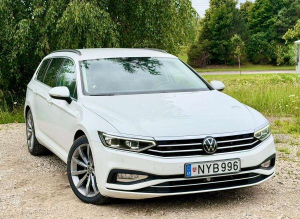 White Volkswagen Passat 2022 in Siauliai, with an engine capacity of 1.97 L and mileage of 238 thousand km for 12500 €, photo 2 on AUTOMOTO.COM.LV
