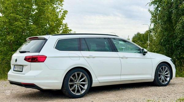 White Volkswagen Passat 2022 in Siauliai, with an engine capacity of 1.97 L and mileage of 238 thousand km for 12500 €, photo 4 on AUTOMOTO.COM.LV