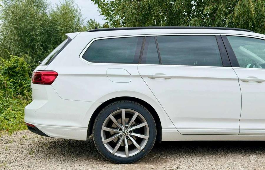 Balts Volkswagen Passat 2022 Šauļi, ar dzinēja tilpumu 1.97 L un nobraukumu 238 tūkst. km par 12500 €, foto 12 vietnē AUTOMOTO.COM.LV