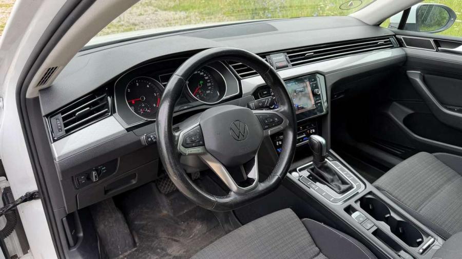 Balts Volkswagen Passat 2022 Šauļi, ar dzinēja tilpumu 1.97 L un nobraukumu 238 tūkst. km par 12500 €, foto 18 vietnē AUTOMOTO.COM.LV
