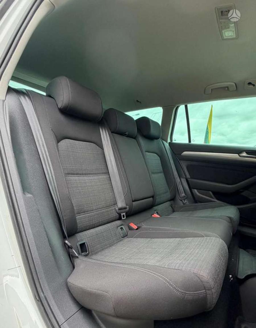 Balts Volkswagen Passat 2022 Šauļi, ar dzinēja tilpumu 1.97 L un nobraukumu 238 tūkst. km par 12500 €, foto 23 vietnē AUTOMOTO.COM.LV