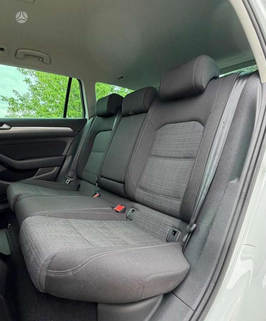 Balts Volkswagen Passat 2022 Šauļi, ar dzinēja tilpumu 1.97 L un nobraukumu 238 tūkst. km par 12500 €, foto 24 vietnē AUTOMOTO.COM.LV