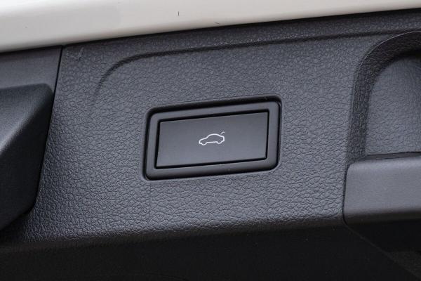 Balts Volkswagen Passat 2022 Jelgava, ar dzinēja tilpumu 1.40 L un nobraukumu 138 tūkst. km par 22550 €, foto 6 vietnē AUTOMOTO.COM.LV